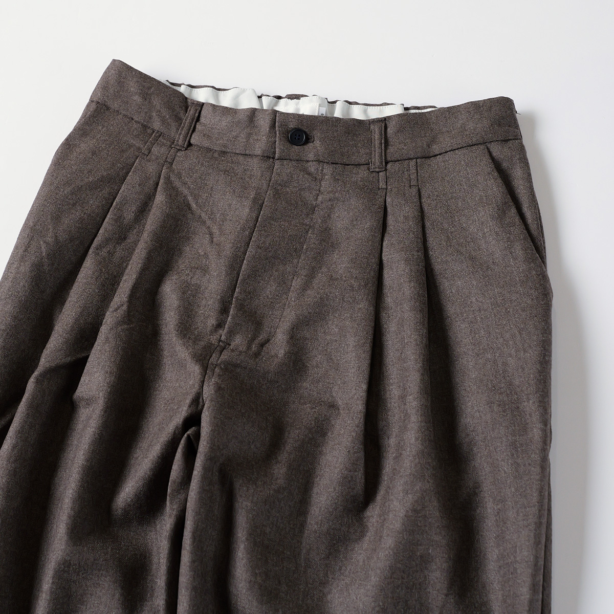 STILL BY HAND（スティルバイハンド）Wool Saxony Easy Slacks – Daily Blog | FENEST